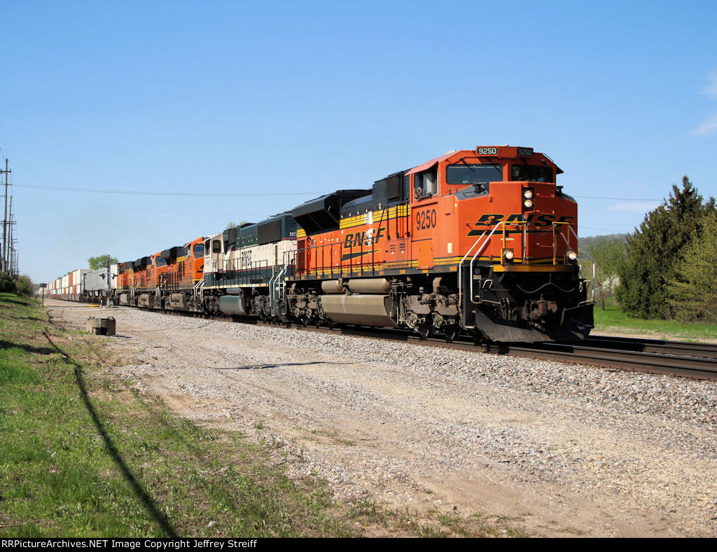 BNSF 9250